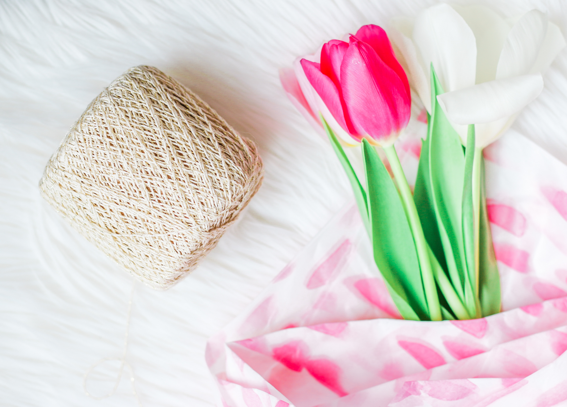 Country Spring Decor: DIY Mini Spring Tulip Bouquets